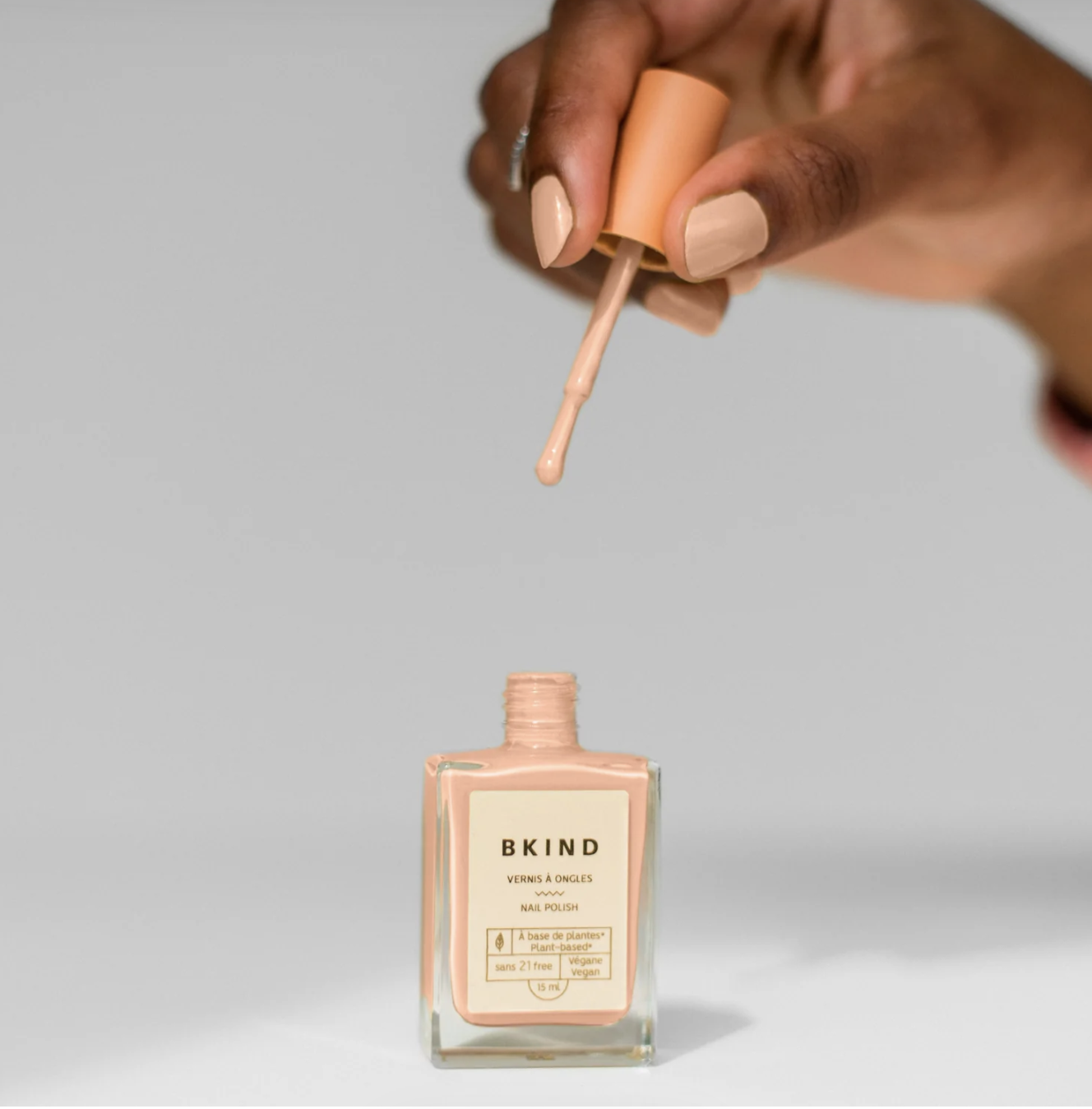 VERNIS À ONGLES BKIND - BEIGE LIFE | La Commère Magasin Général